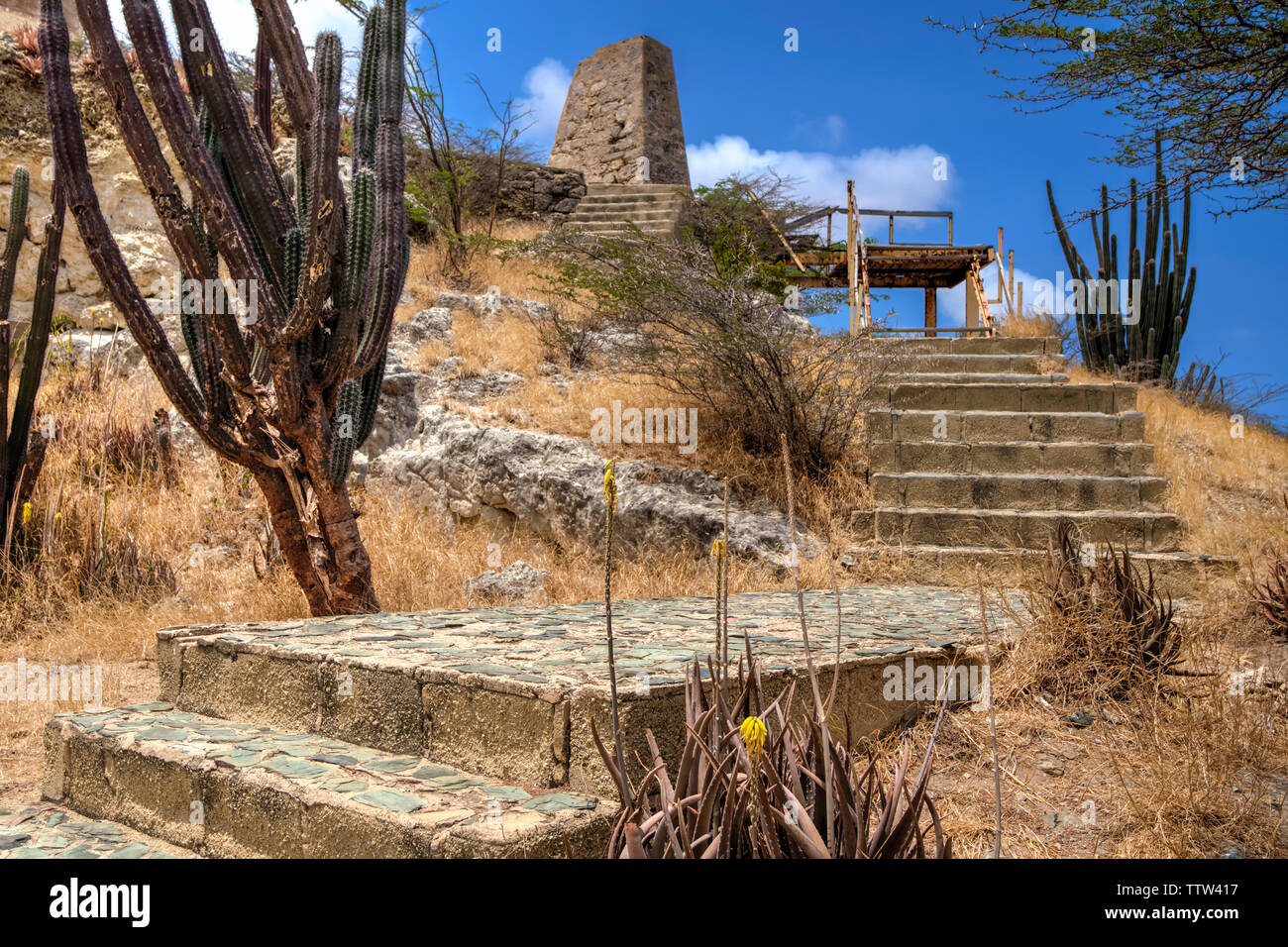 Old gold mine ruins hi-res stock photography and images - Alamy