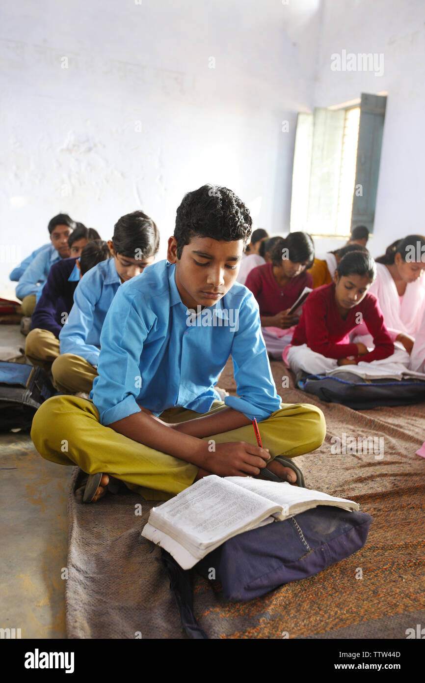 Only girls classroom india hi-res stock photography and images - Alamy