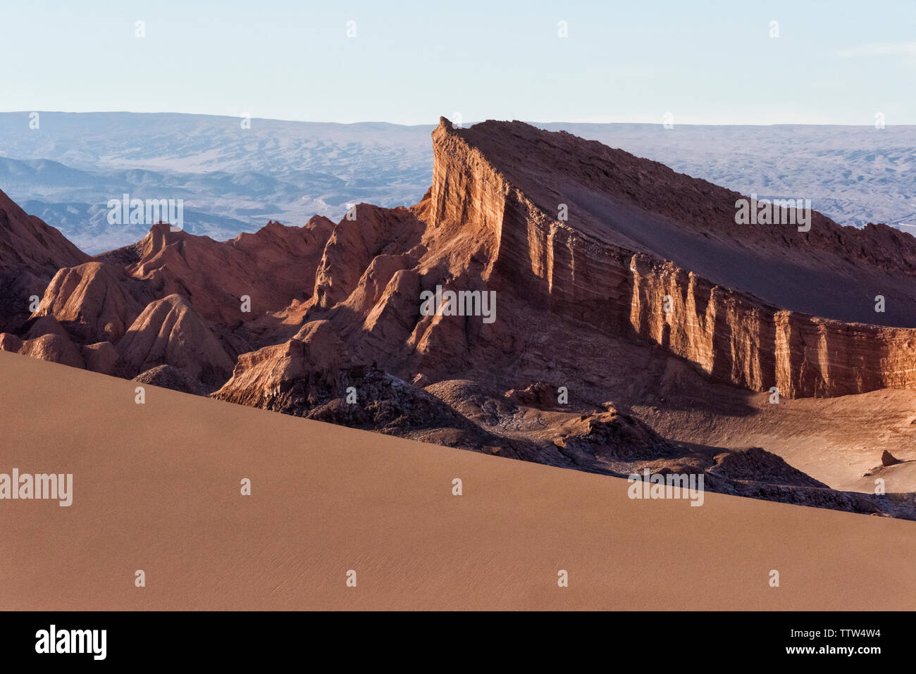 Valle de la Luna (Moon Valley), San Pedro de Atacama, Antofagasta Region, Chile Stock Photo - Alamy