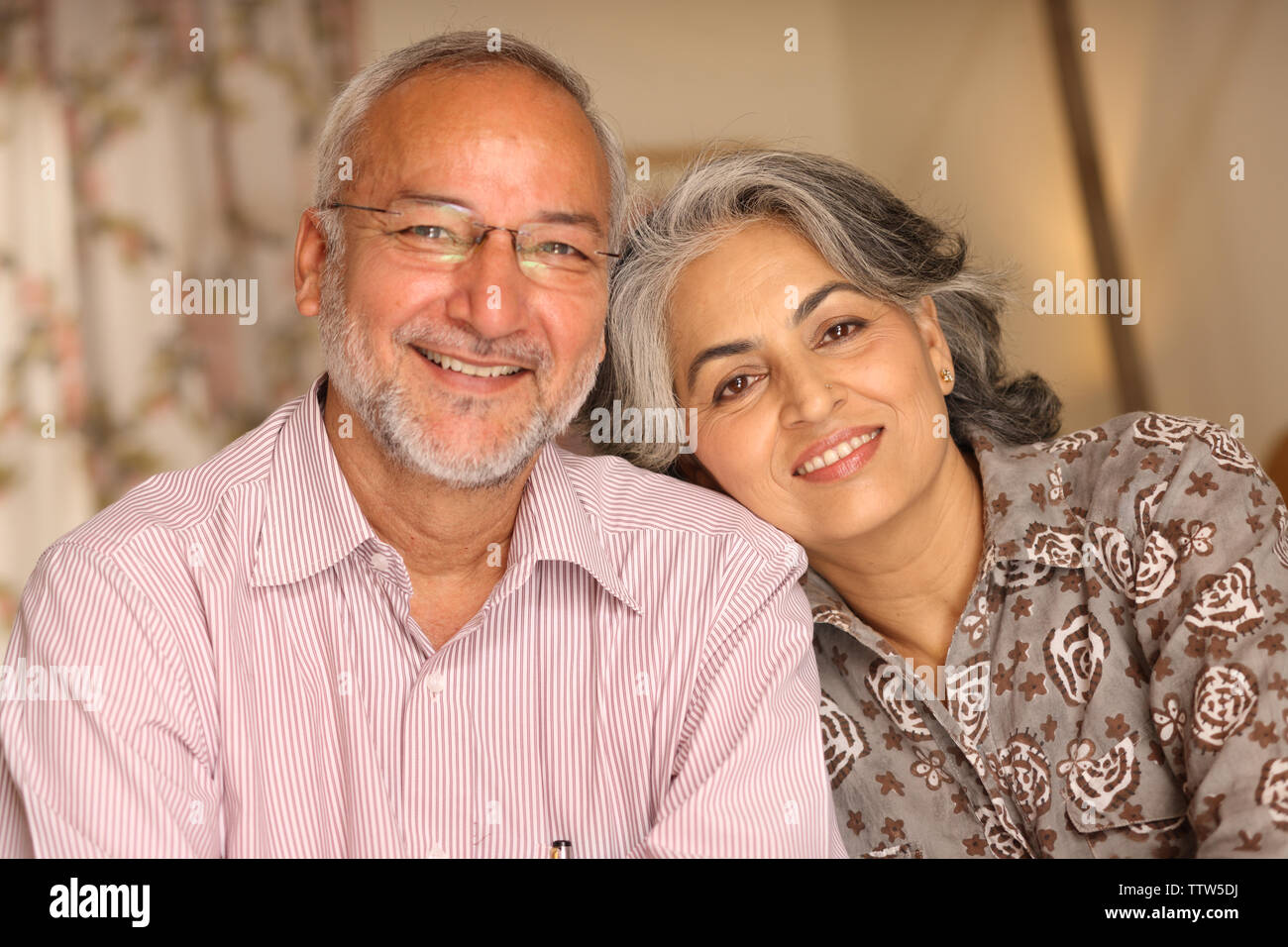 Portrait of an Indian old couple smiling Stock Photo - Alamy