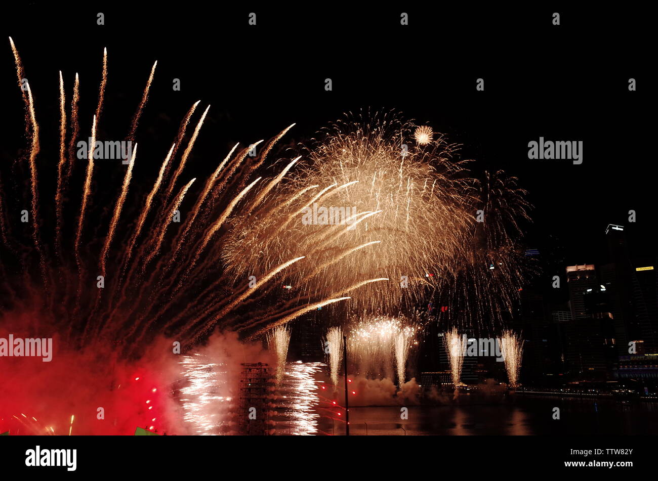 Fireworks parties hi-res stock photography and images - Alamy