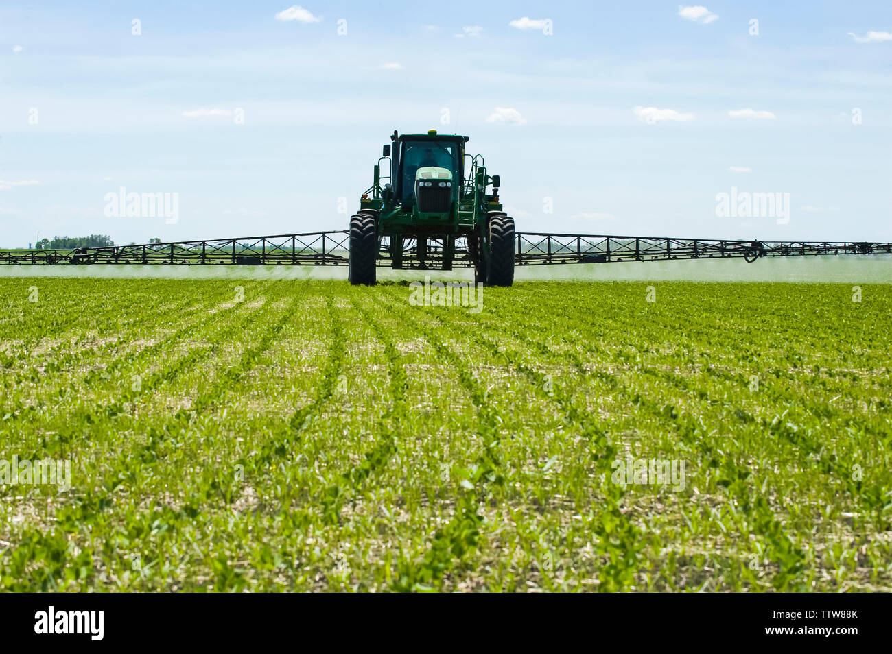 High Clearance Sprayer High Resolution Stock Photography and Images - Alamy