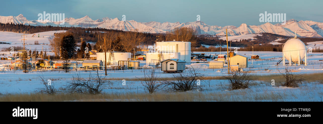 Oil storage site with large spherical and round tanks with the warm ...