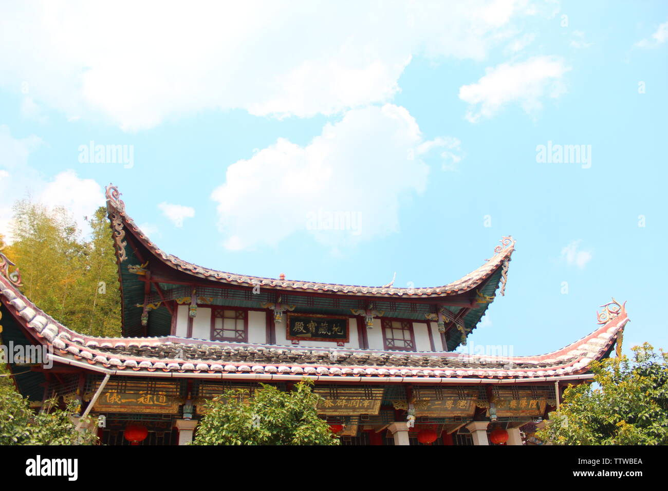 Zen eaves and ancient buildings with a long history hi-res stock ...