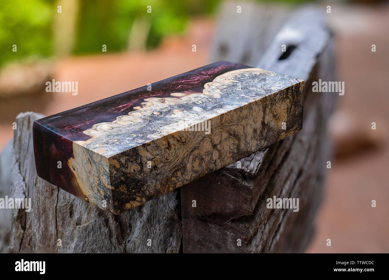 Casting resin burl wood Stock Photo - Alamy