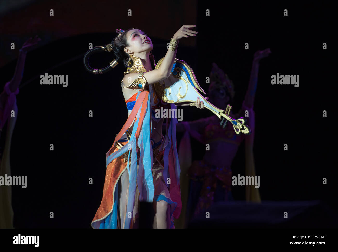 Flying figures hi-res stock photography and images - Alamy