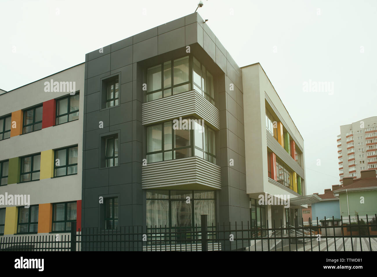 Exterior of modern school building Stock Photo - Alamy