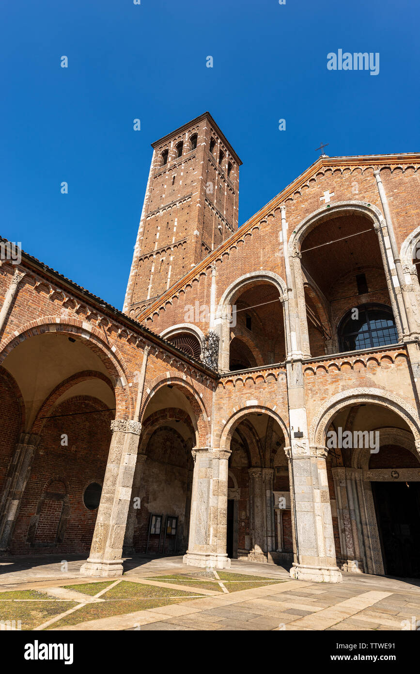 Lombard romanesque style hi-res stock photography and images - Alamy