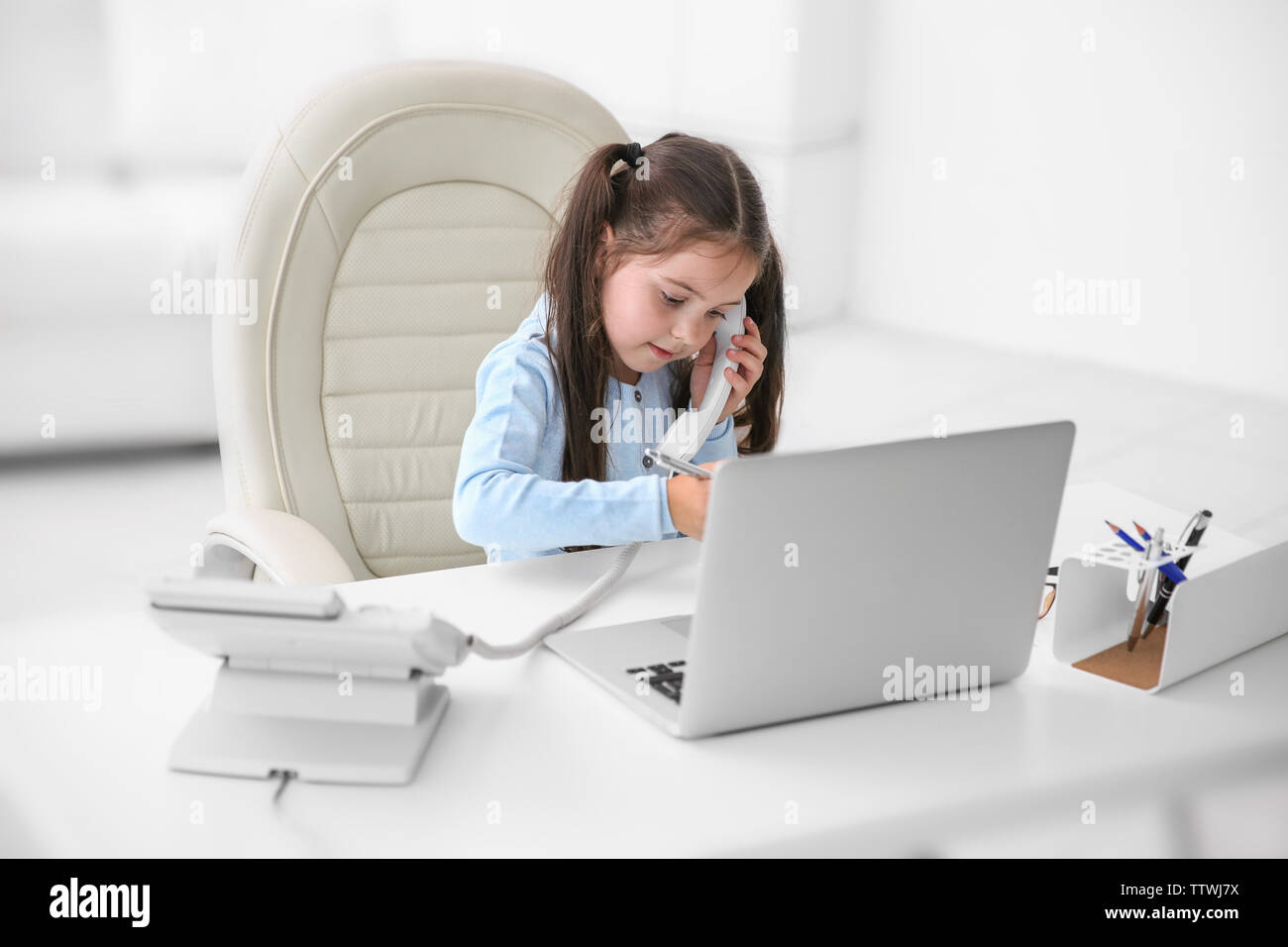 Girl and her father office hi-res stock photography and images - Alamy