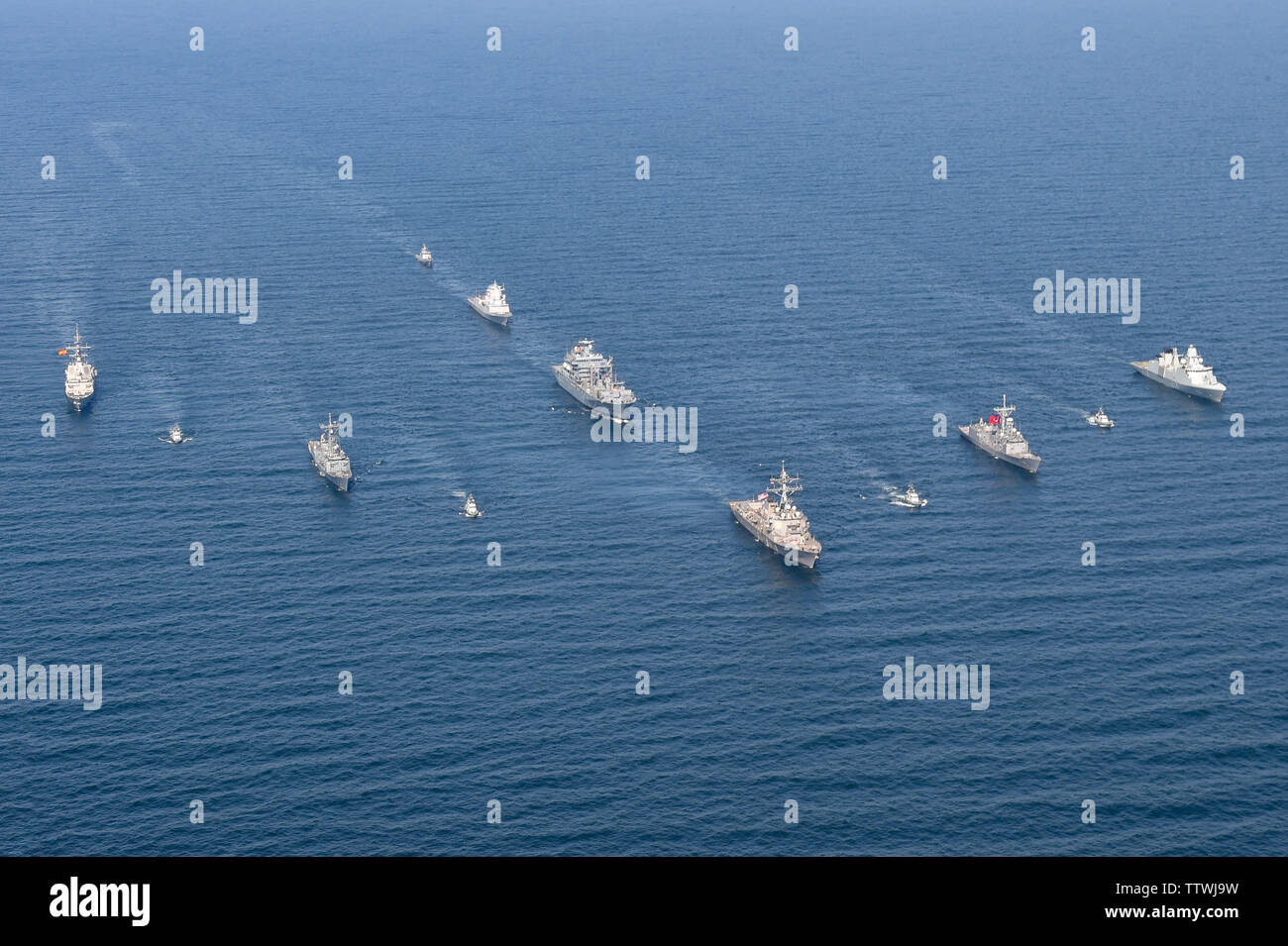 Formation ships exercises hi-res stock photography and images - Alamy