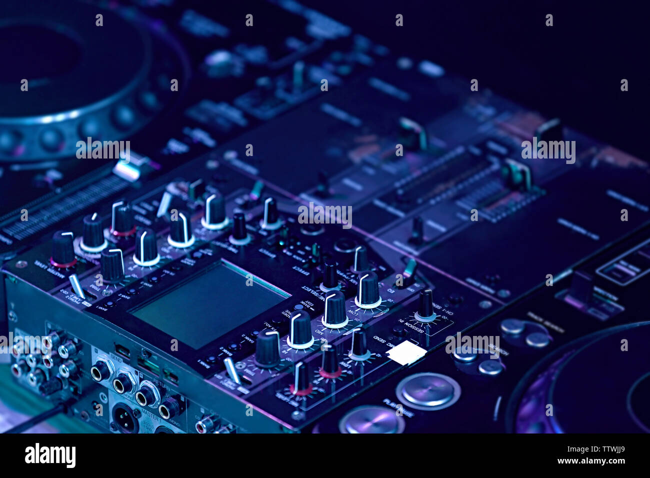 Professional dj hi-res stock photography and images - Alamy