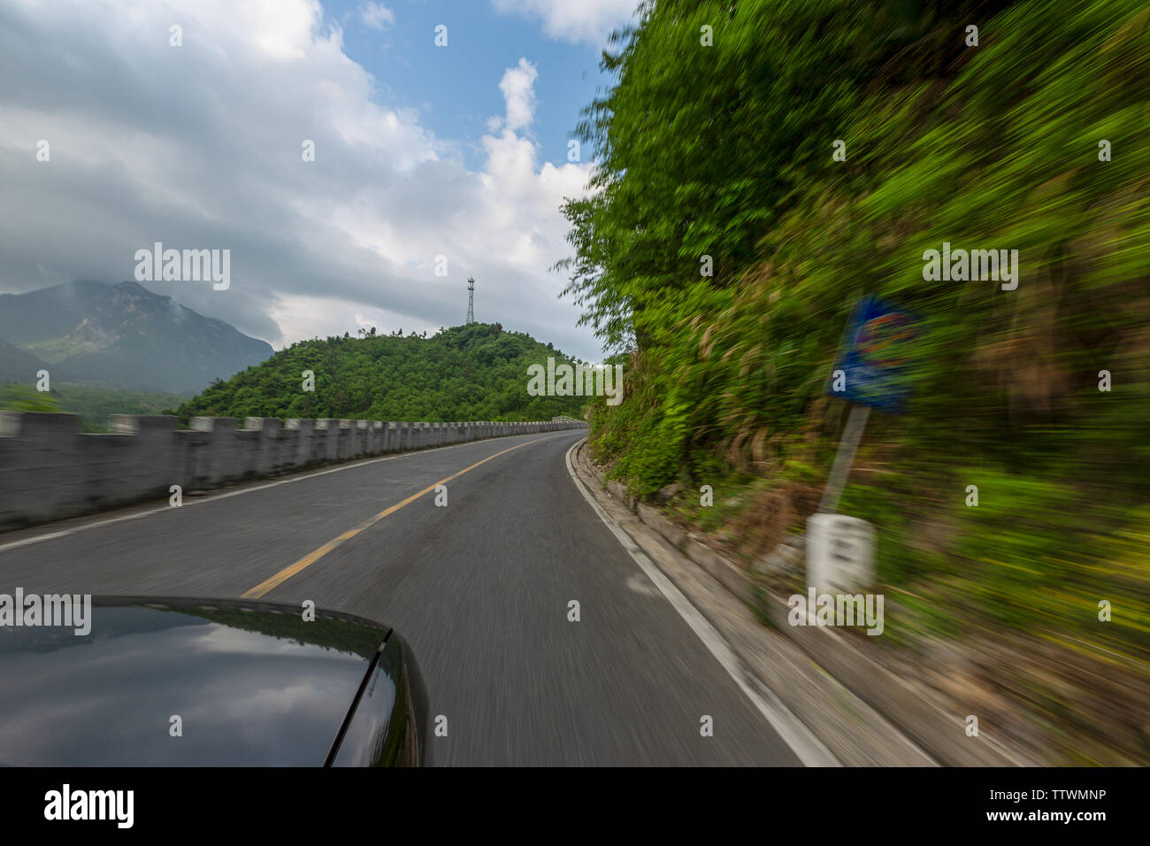 Dynamic pictures of flying Stock Photo - Alamy