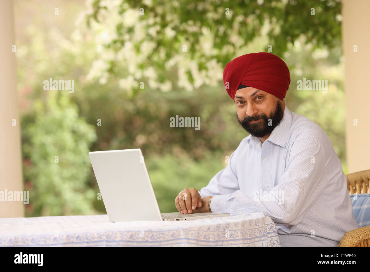 Sikh man working hi-res stock photography and images - Alamy