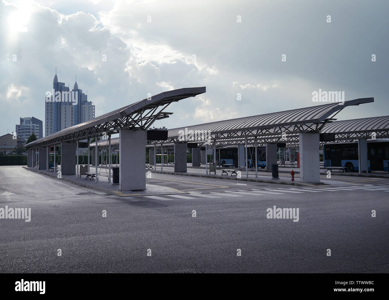 Empty bus station hi-res stock photography and images - Alamy