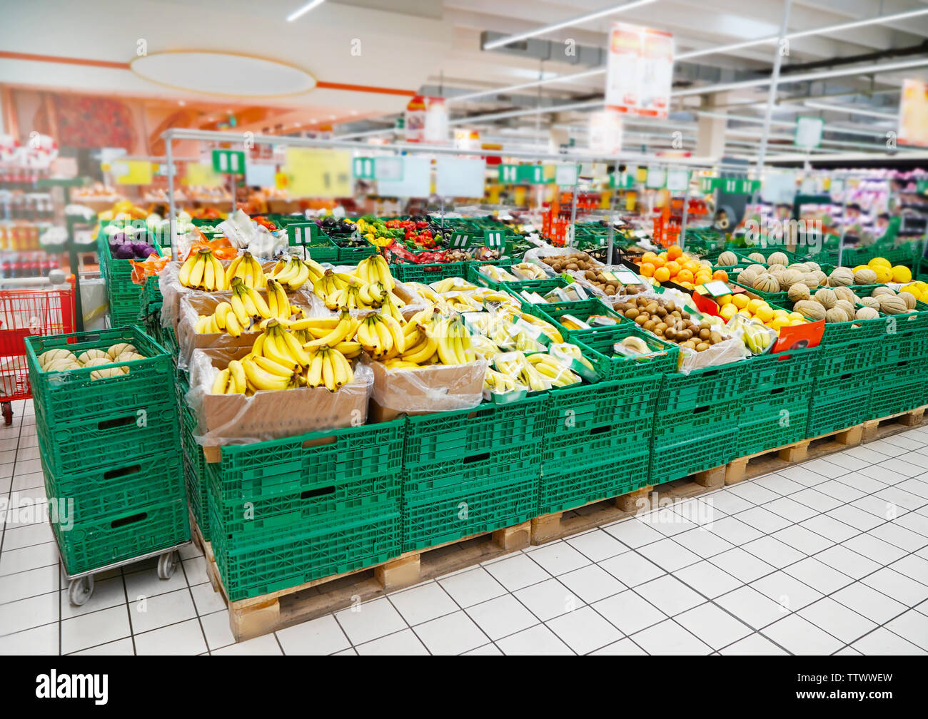 Fresh fruits in supermarket Stock Photo - Alamy