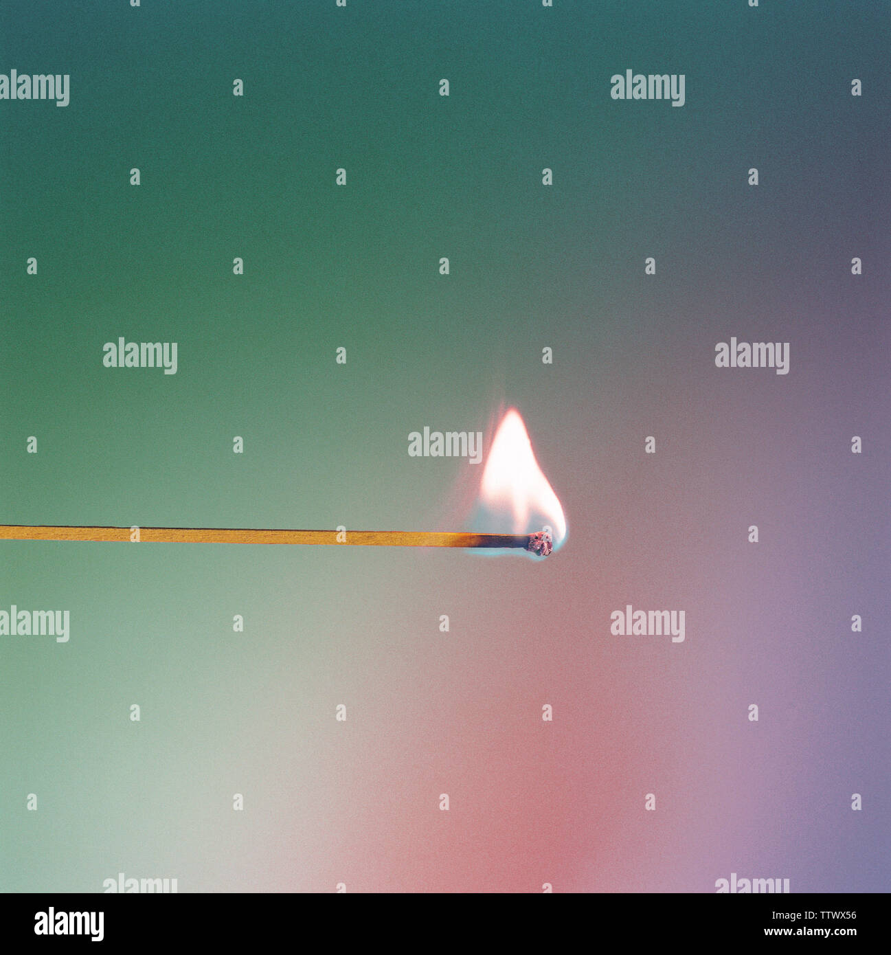 Matchstick flame hi-res stock photography and images - Alamy