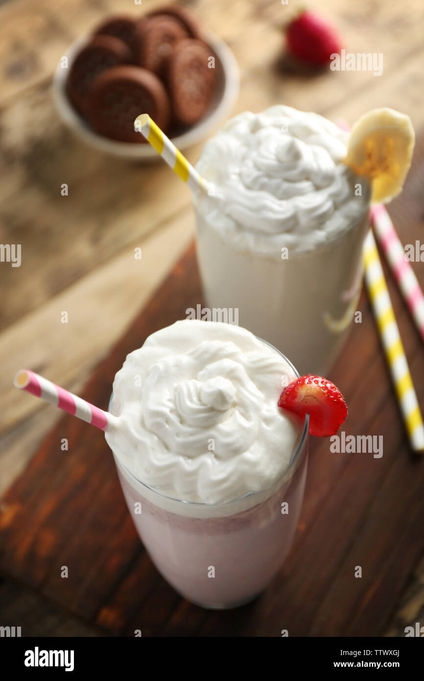 Strawberry banana milkshakes hi-res stock photography and images - Alamy