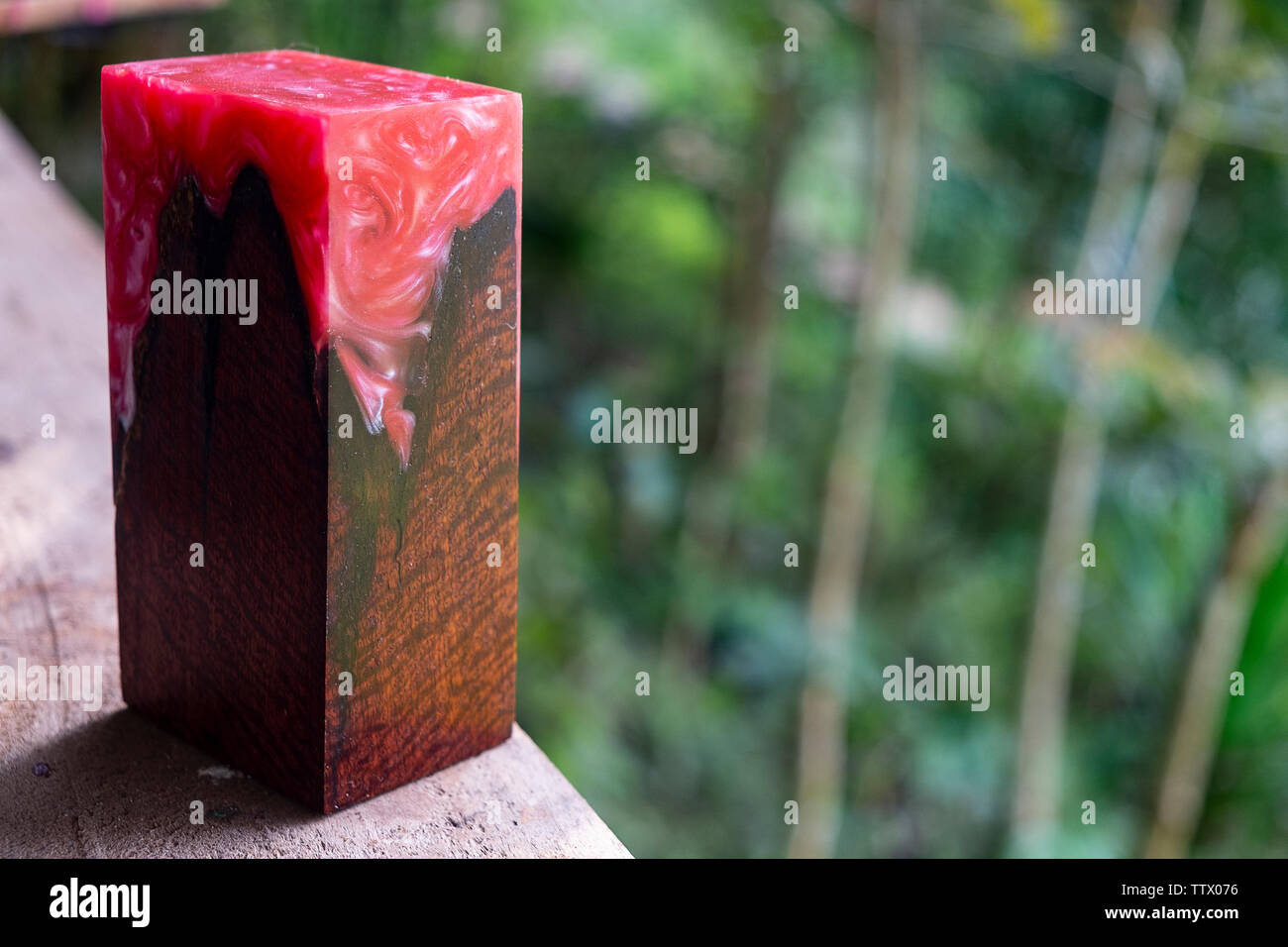 Burl wood textures hi-res stock photography and images - Alamy