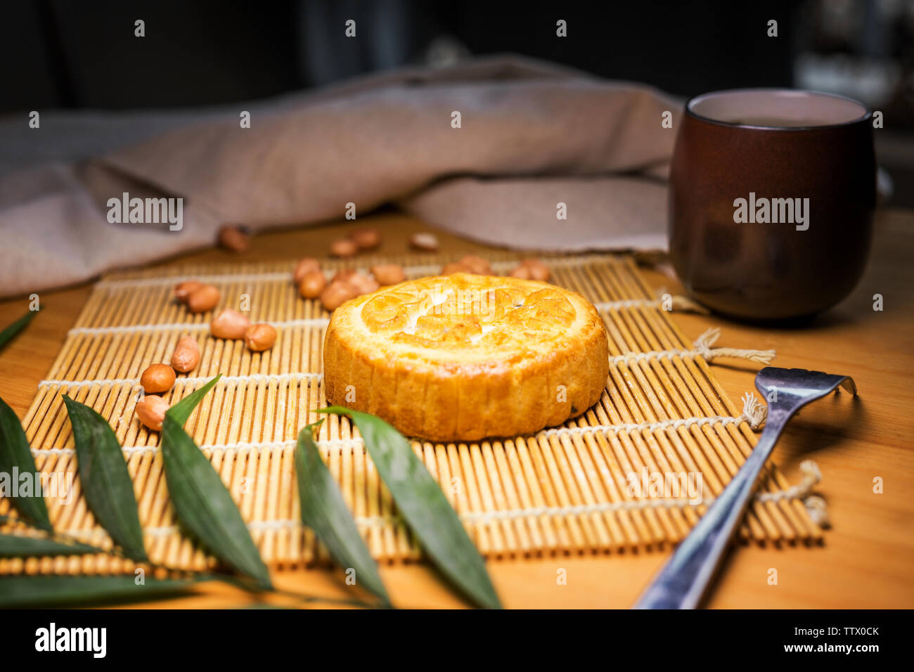 Chinese traditional cuisine Mid-Autumn Festival moon cake tea set Stock ...
