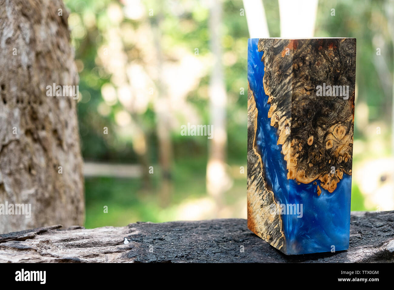 Burl wood textures hi-res stock photography and images - Alamy