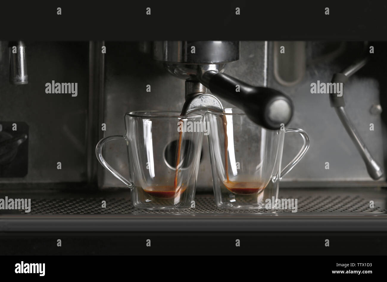 Coffee making process espresso cups hi-res stock photography and images ...