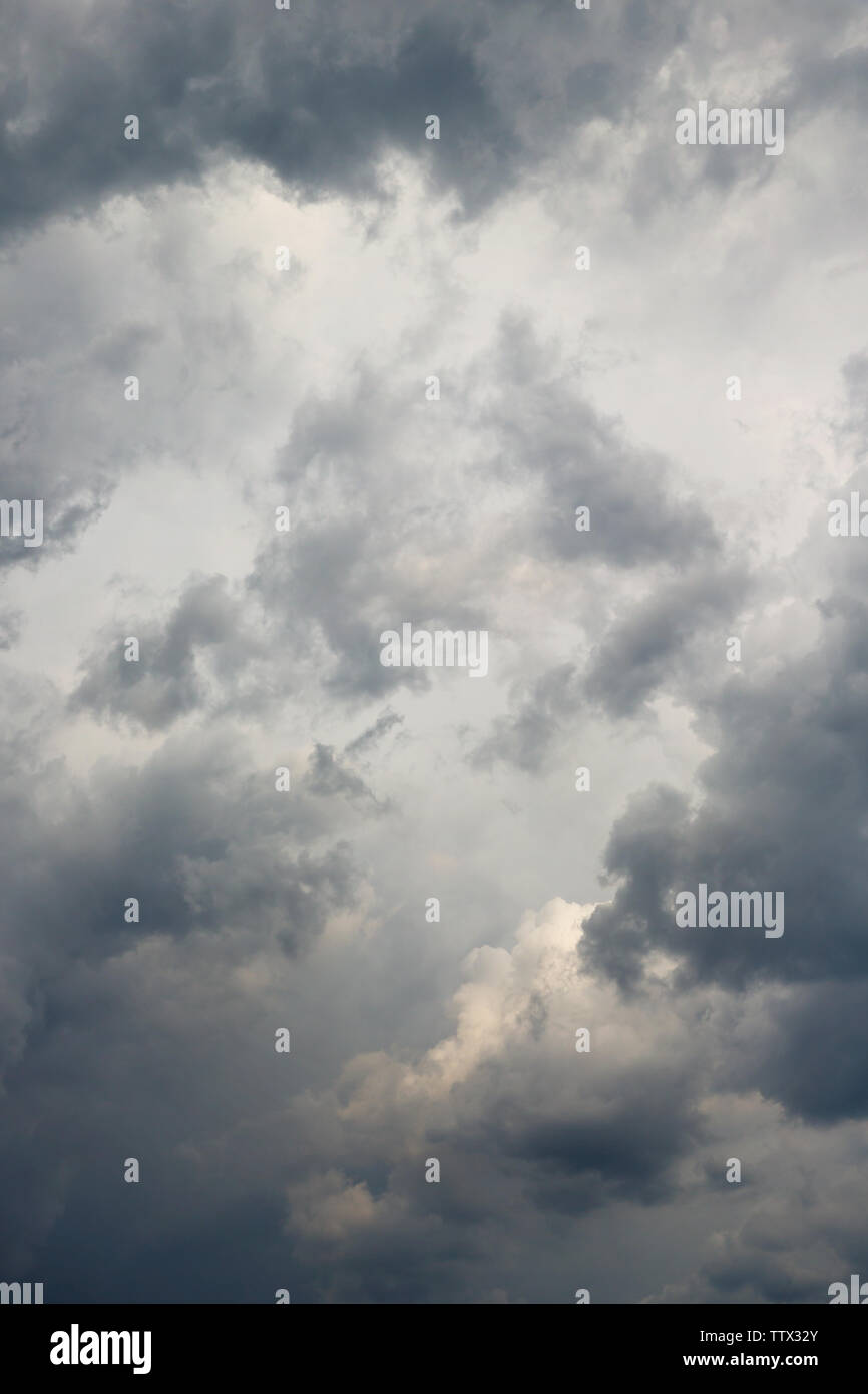 Somber cloud hi-res stock photography and images - Alamy