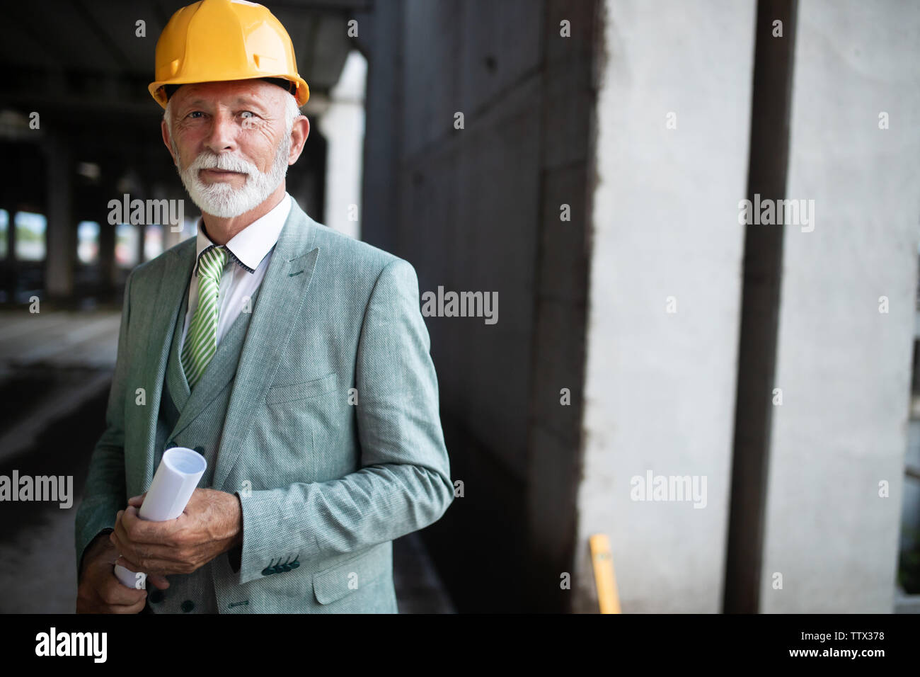 Engineer and businessman hi-res stock photography and images - Alamy