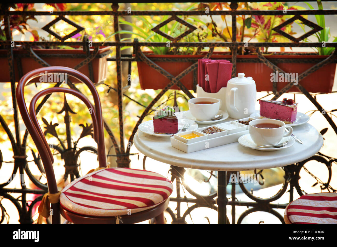 Cafe menu berry tea hi-res stock photography and images - Alamy