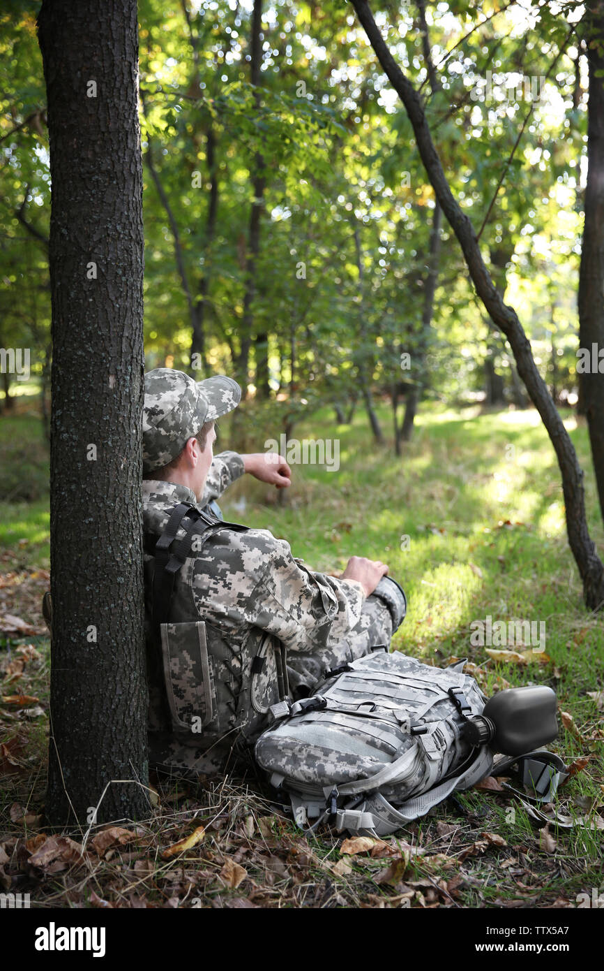 Person sitting with his back to us hi-res stock photography and images ...