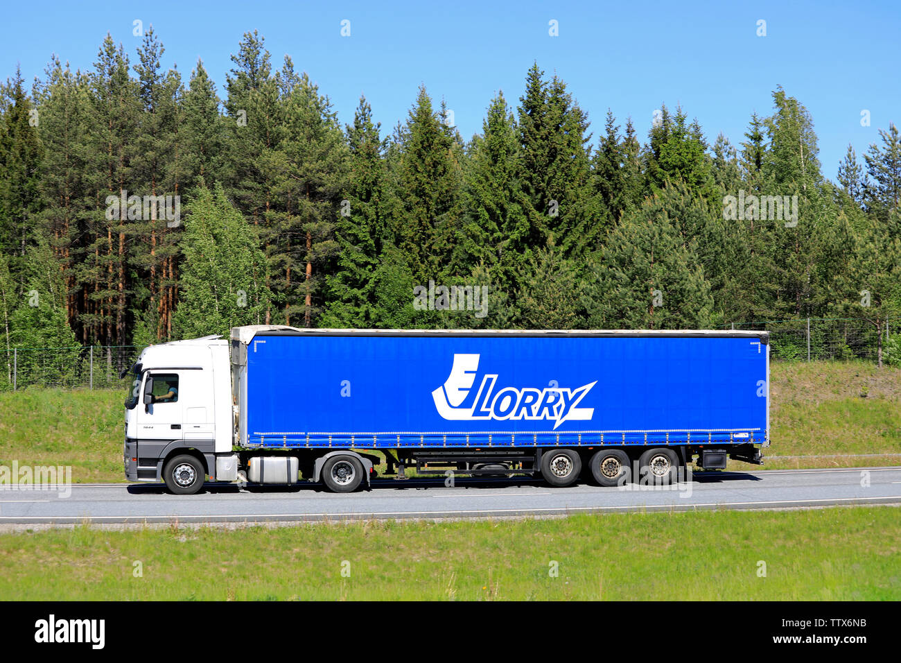 Lorry side view sky hi-res stock photography and images - Alamy