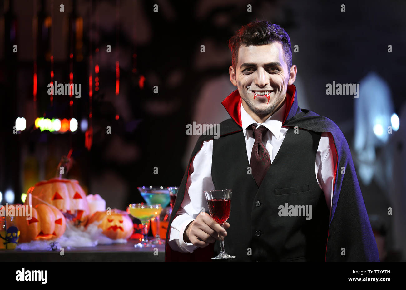 Vampire drink blood hi-res stock photography and images - Alamy