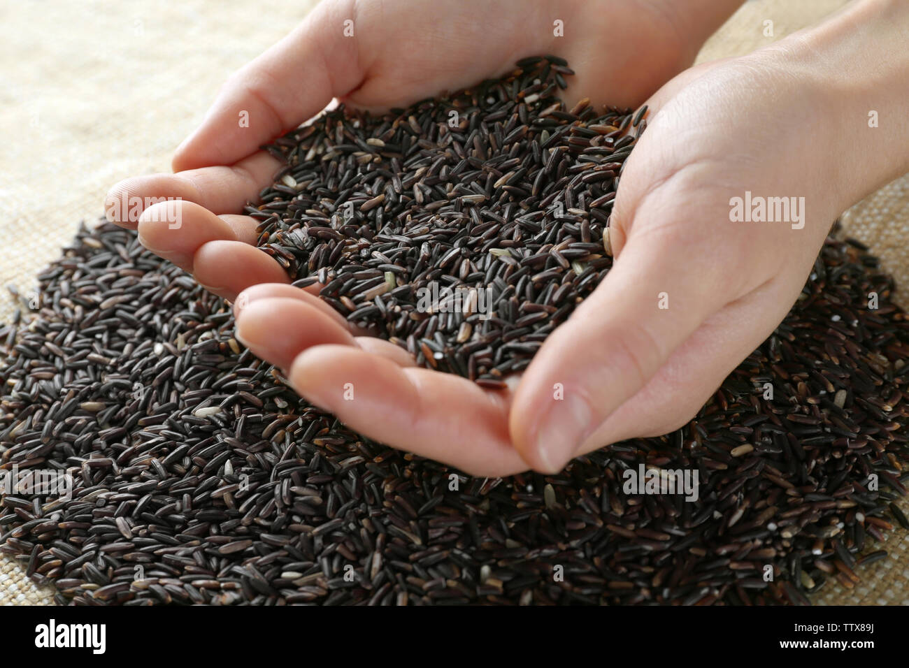 Dark wild rice hi-res stock photography and images - Alamy