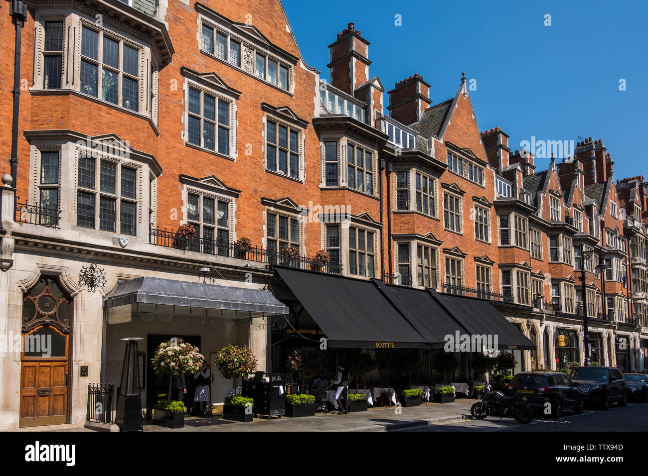 Mount Street, Mayfair, London, England, U.K Stock Photo - Alamy