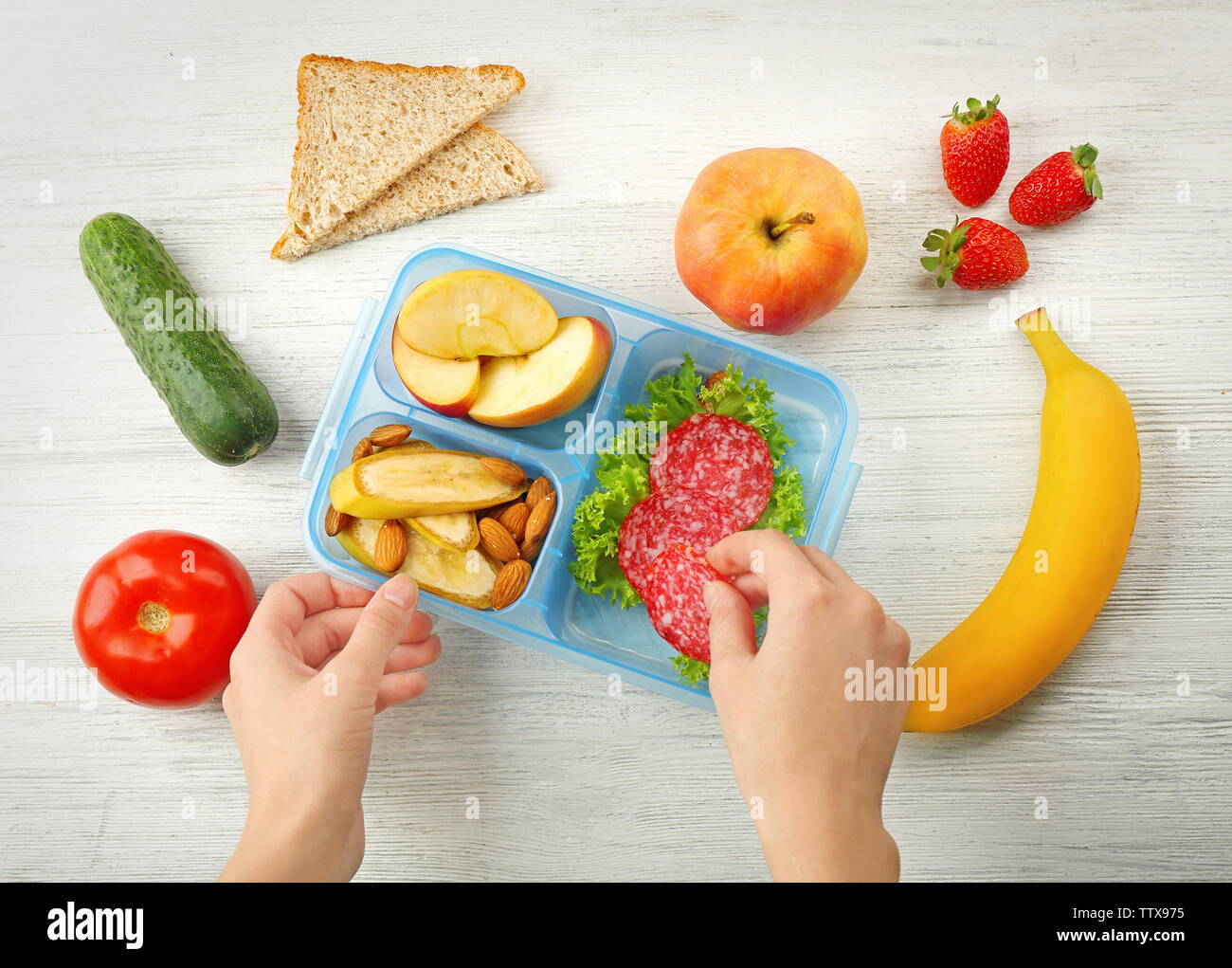 Lunch box top view hi-res stock photography and images - Alamy