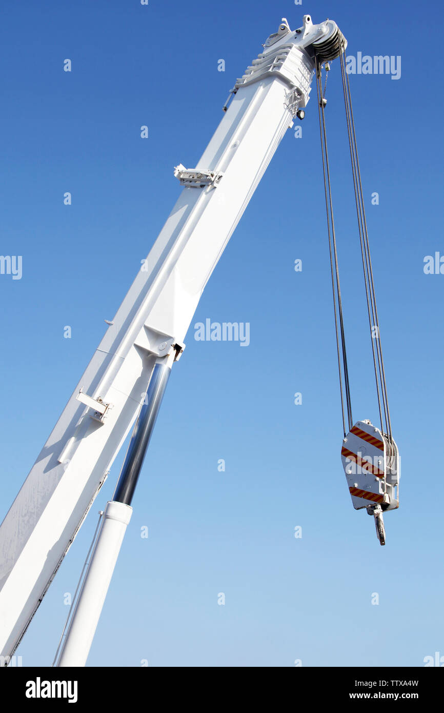 Mobile crane picking up truck hi-res stock photography and images - Alamy