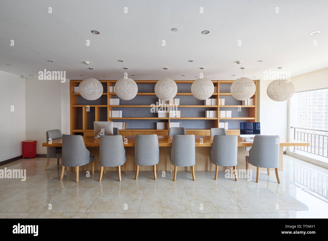 Rooms with furniture in indoor seats and chairs inside inside floor ...