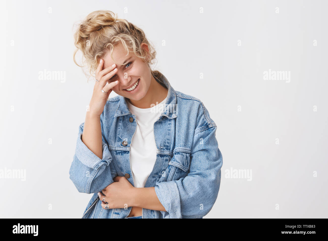 Girl chuckling hi-res stock photography and images - Alamy