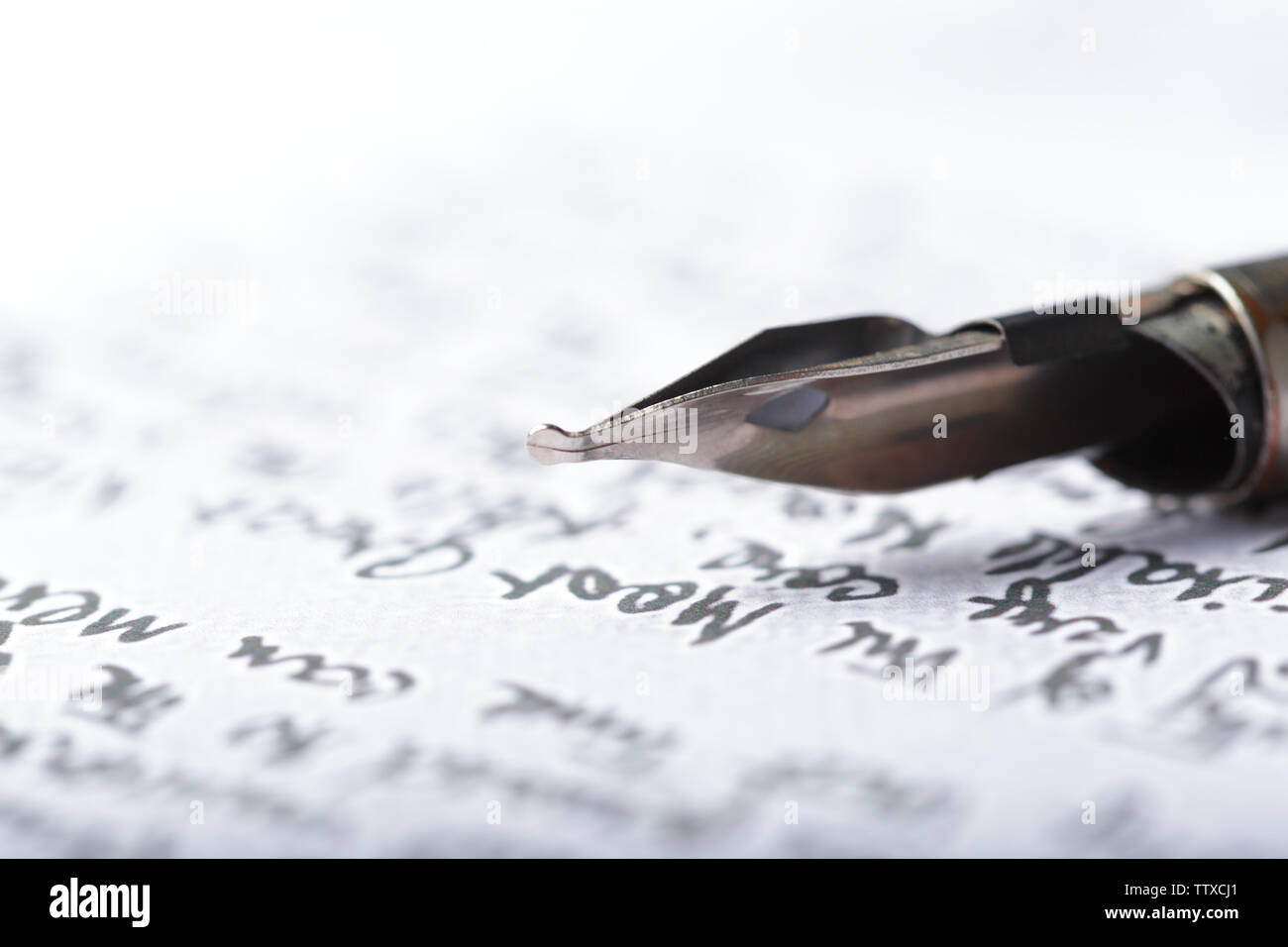 Fountain pen on an antique handwritten letter Stock Photo - Alamy