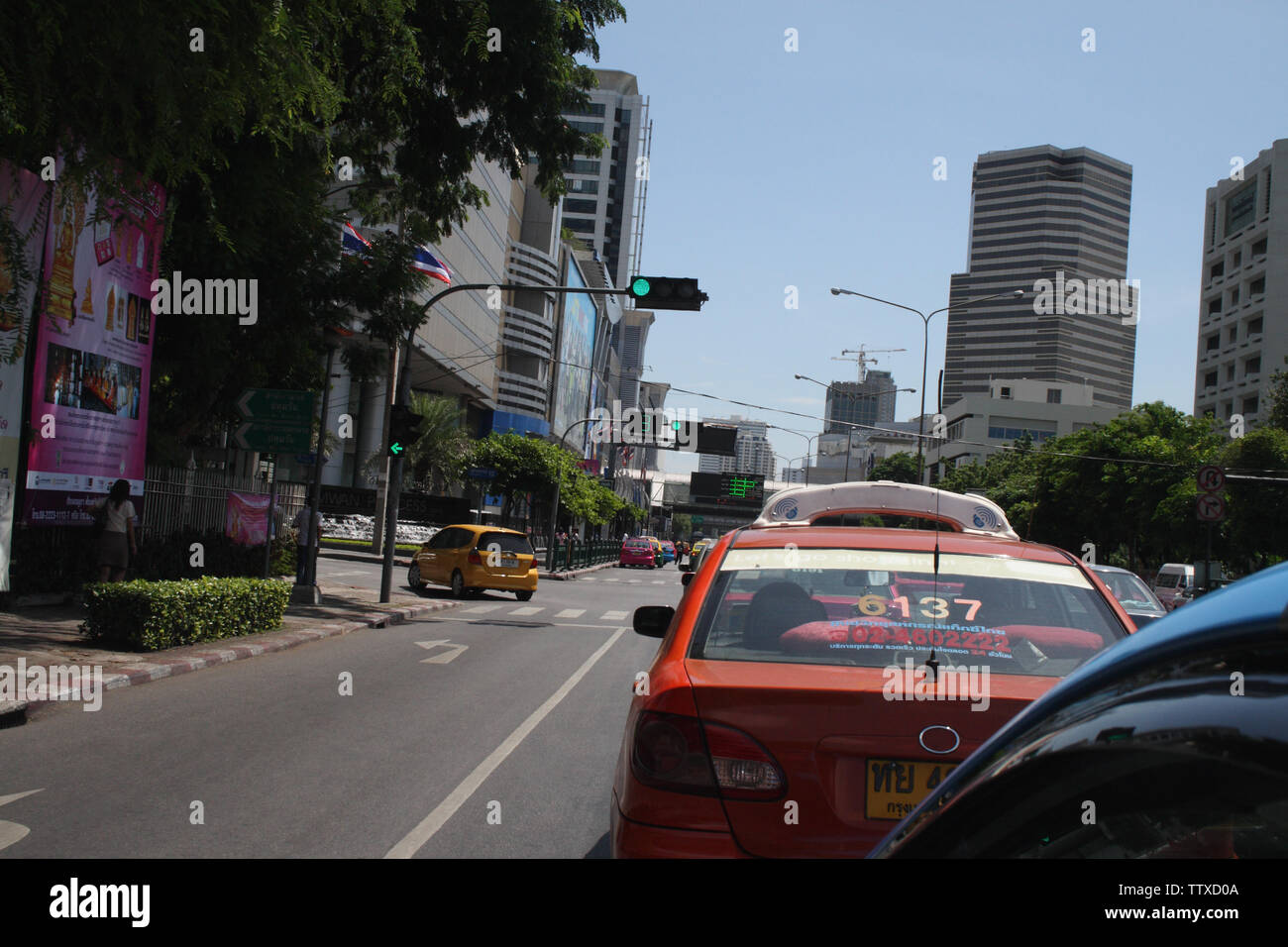 Asia traffic light hi-res stock photography and images - Alamy