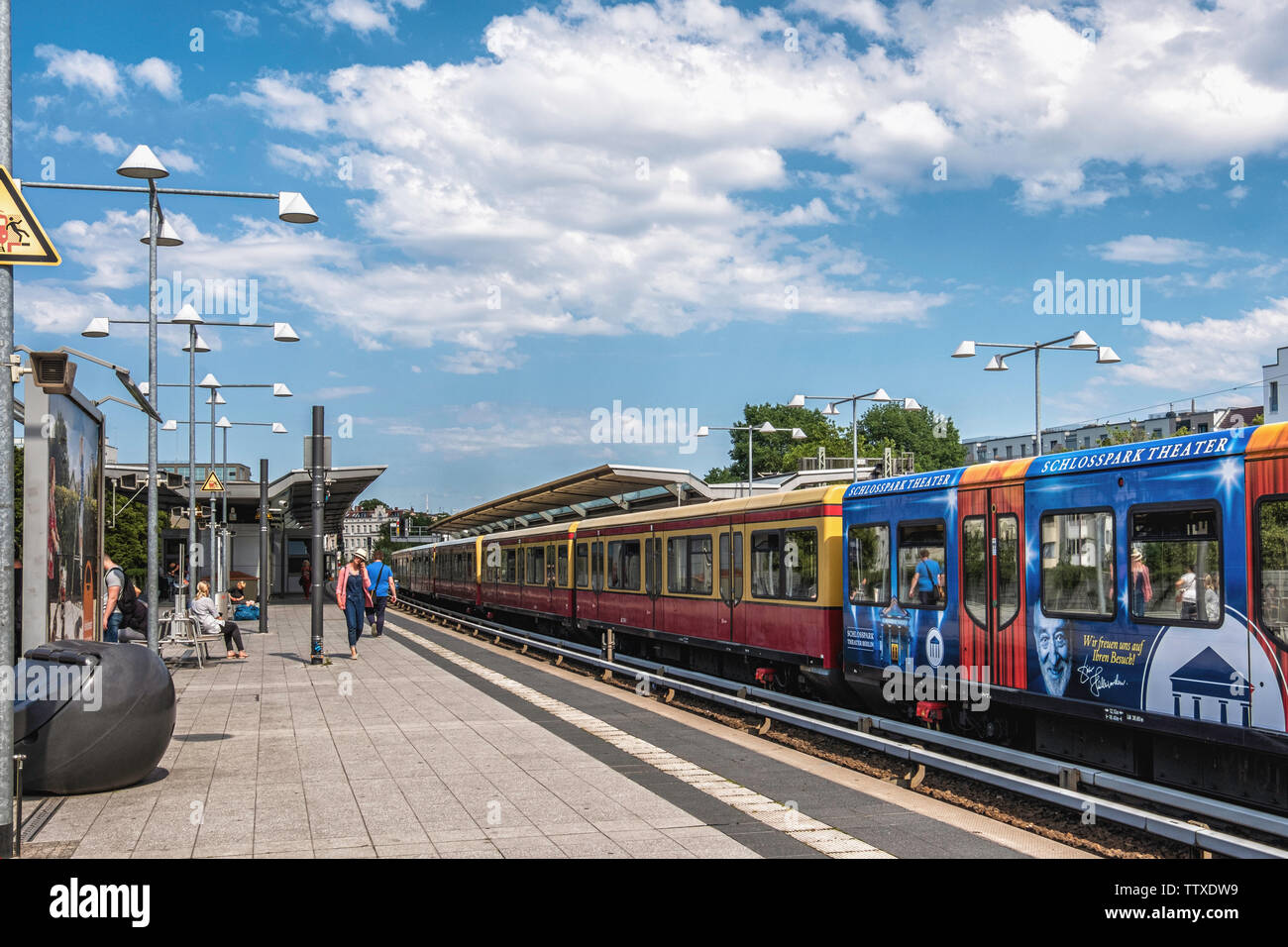 Regionalbahn hi-res stock photography and images - Alamy