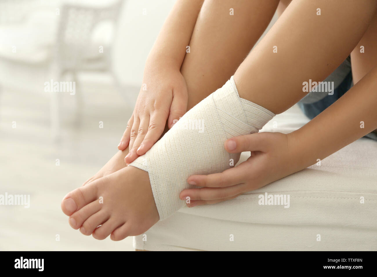 Child sprain ankle hi-res stock photography and images - Alamy