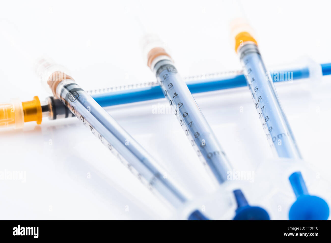 Subcutaneous syringes hi-res stock photography and images - Alamy