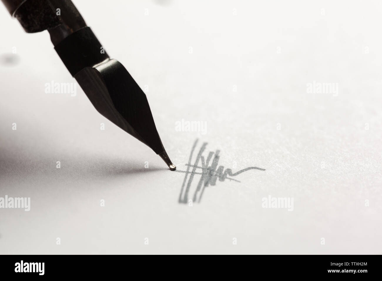 Antique fountain pen writing Stock Photo - Alamy