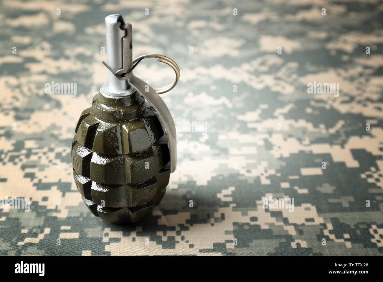 Pull pin on grenade hi-res stock photography and images - Alamy