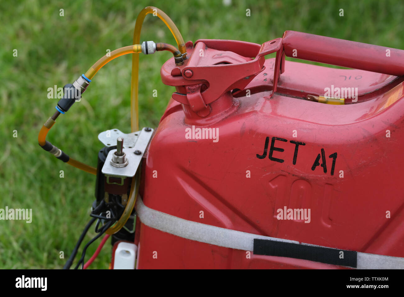 Aircraft fuel hi-res stock photography and images - Alamy