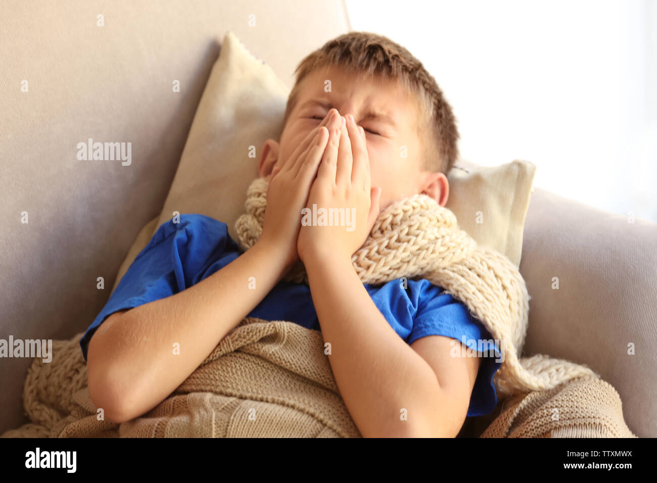 Small sick hi-res stock photography and images - Alamy