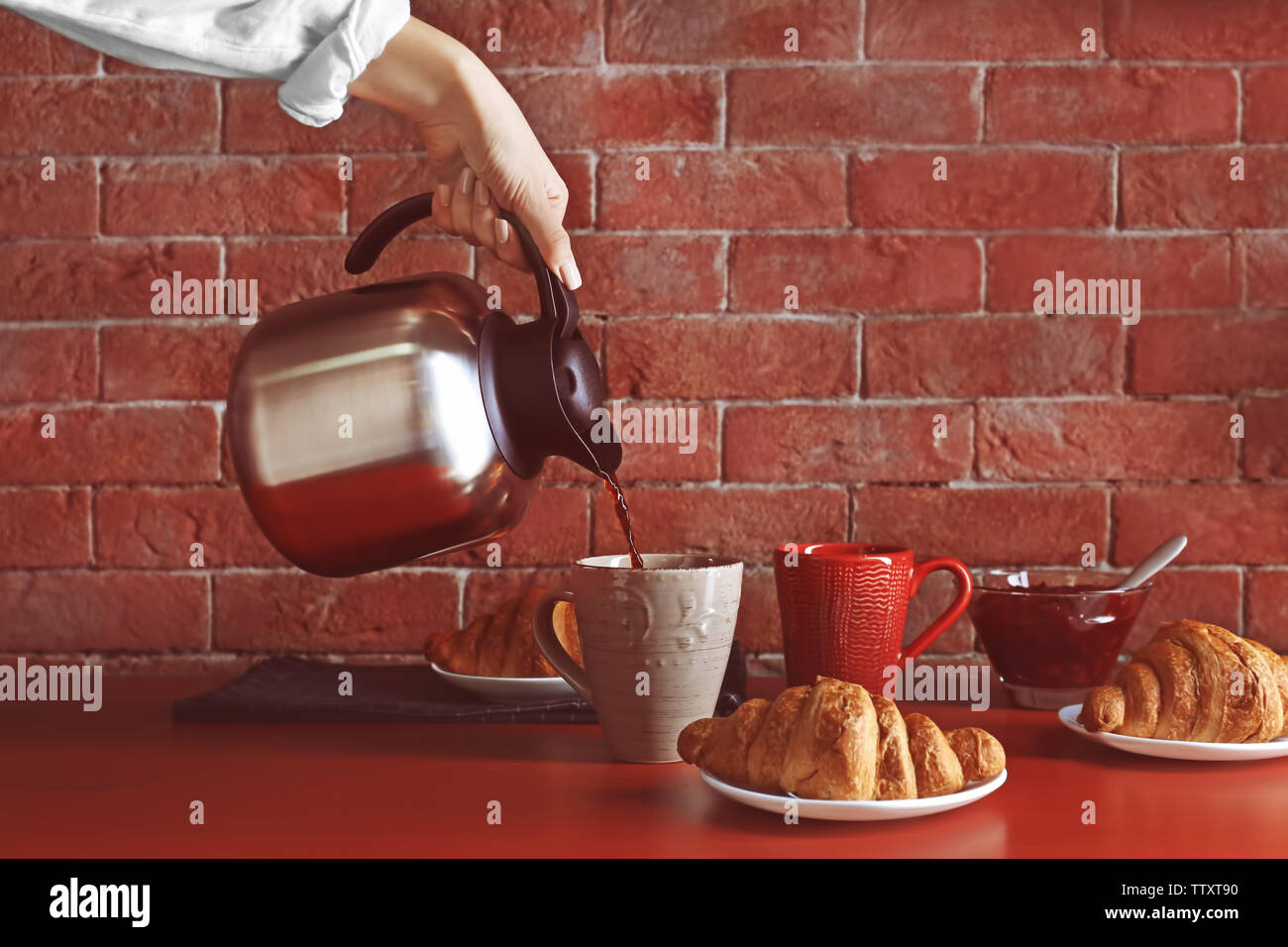 Thermal coffee cups hi-res stock photography and images - Alamy