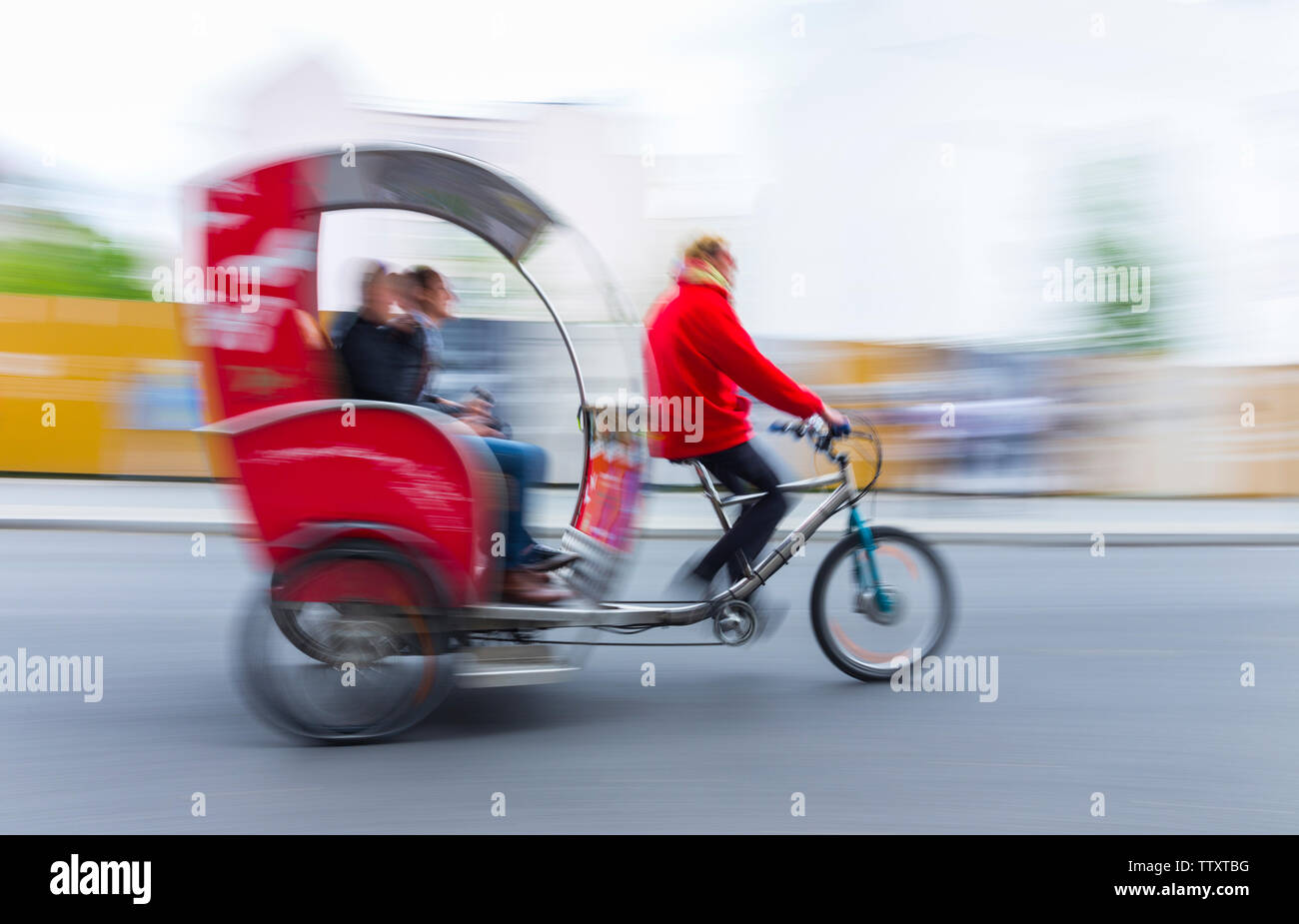 Charlie bridge berlin hi-res stock photography and images - Alamy