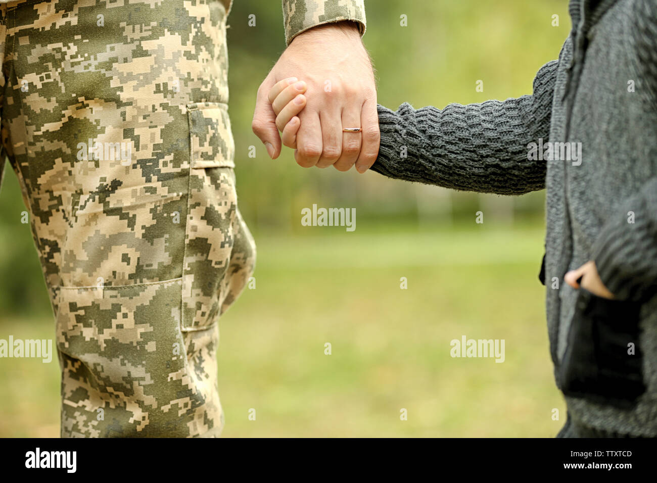Handsome soldier reunited family hi-res stock photography and images ...