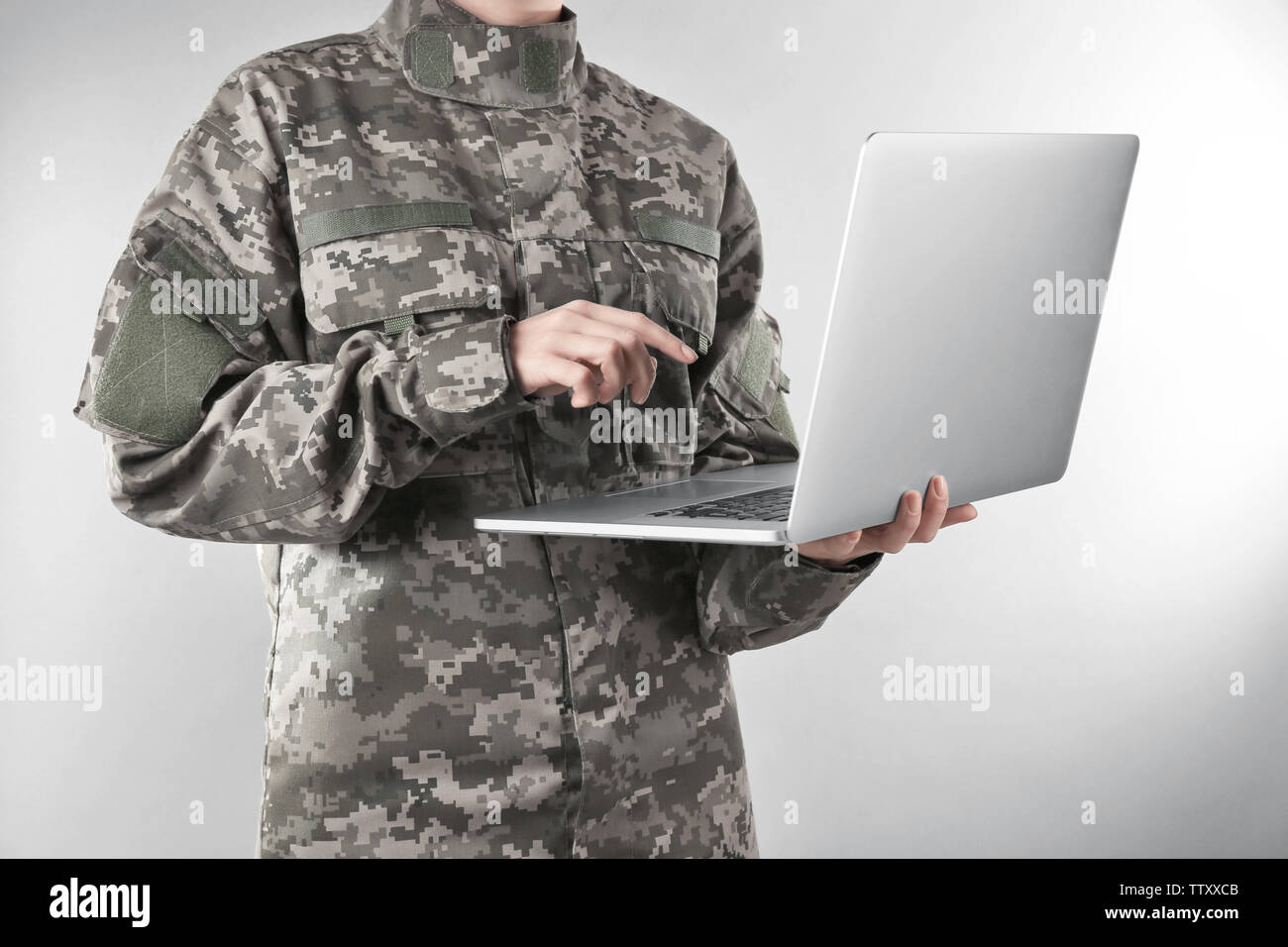 Military laptop online learning hi-res stock photography and images - Alamy